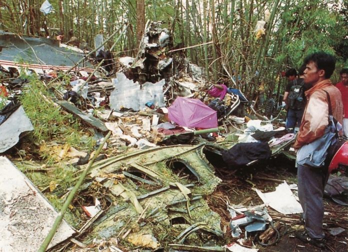 #OnThisDay in 1991, Lauda Air Flight 004 breaks up over the Suphan Buri ...