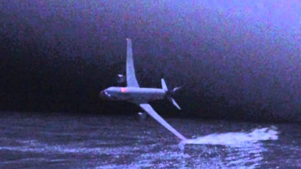 #OnThisDay in 1996, Aeroperú Flight 603 crashes into the ocean off ...