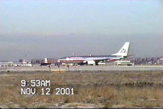 #OnThisDay in 2001, American Airlines Flight 587 crashes in Queens, New ...