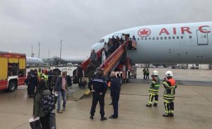 ALERT Air Canada #AC881 evacuated at Paris CDG after APU of the Boeing ...