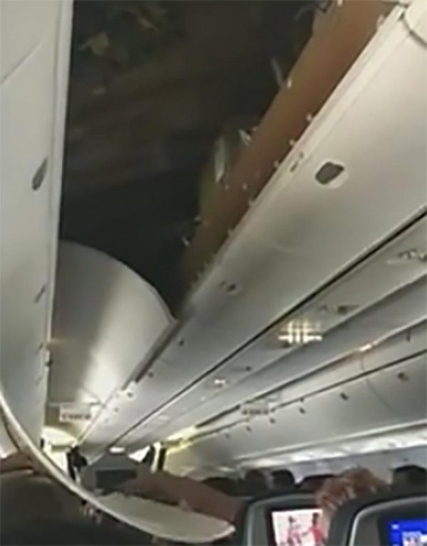 ALERT United Airlines ceiling panel fell after landing at Dulles ...