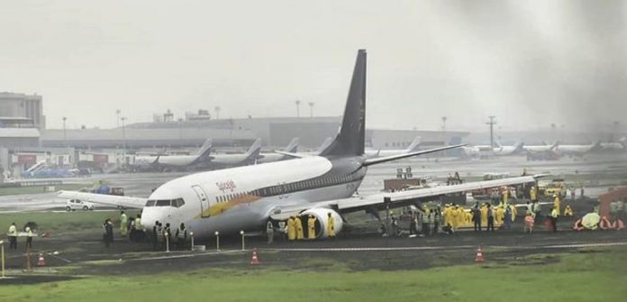INCIDENT Main runway of Mumbai airport closed till Thursday as Spicejet ...