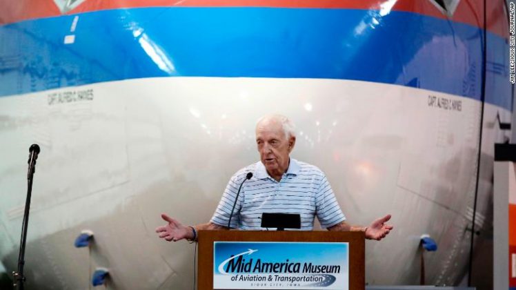 Al Haynes, hero Captain of United 232 dies