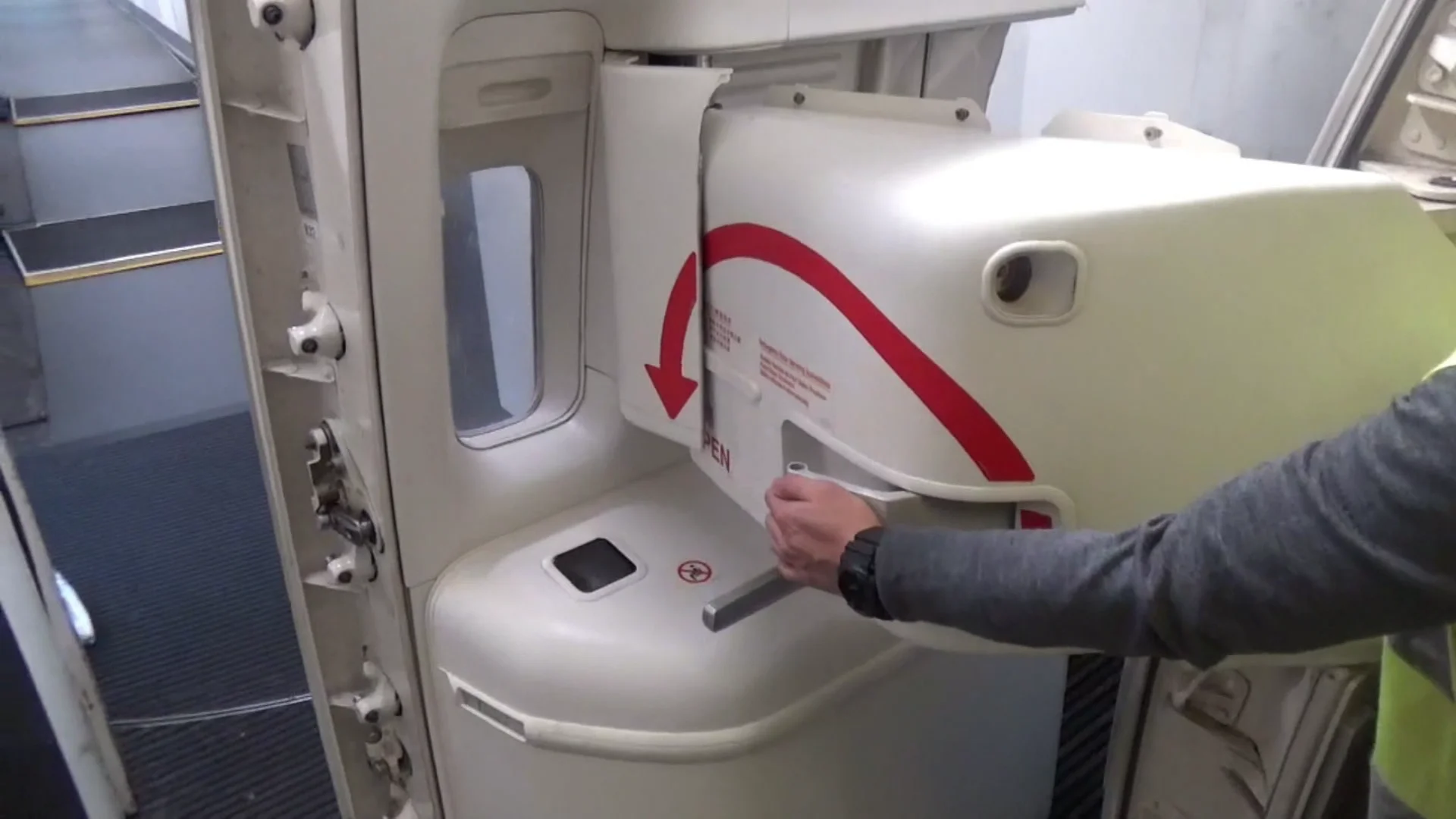 Air France Boeing 777 from Atlanta rejected takeoff due to open door alarm