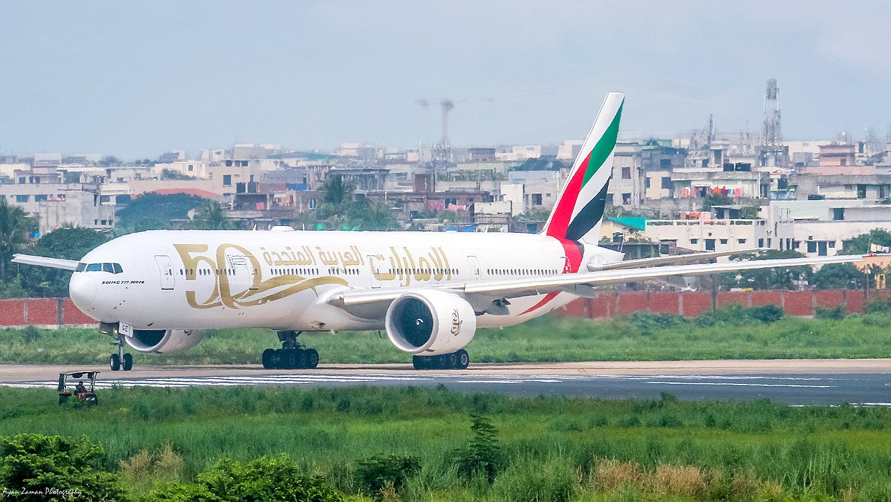 An Emirates Boeing 777 is stuck in Iran since the beginning of airstrikes